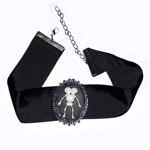 Siamese Conjoined Twin Skeleton Choker – asylumzone